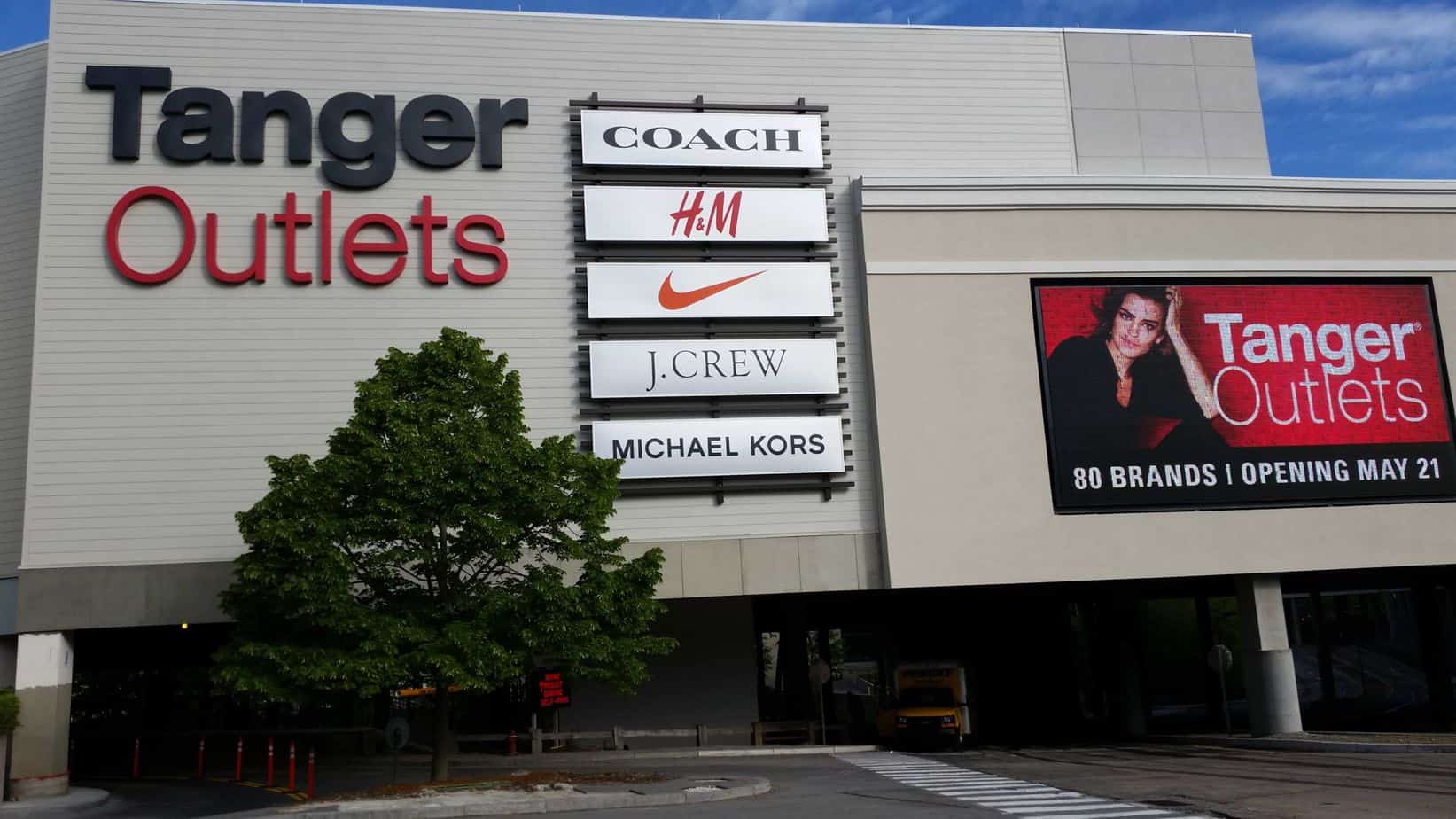 Tanger Outlets at Foxwoods - McLaren Engineering Group